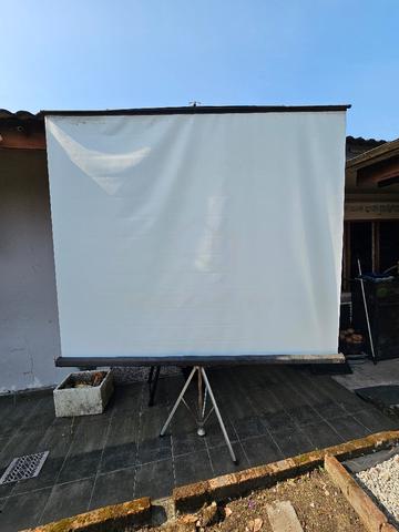 Big Projector screen 8 ft - TV/Audio/Video for sale in Johor Bahru, Johor