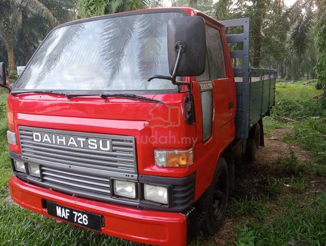 Daihatsu DV57 - Commercial Vehicle & Boats for sale in Muadzam Shah, Pahang