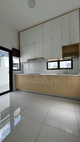 2 Sty Semi D End Lot PARTIAL FURNISH Regent Garden Eco Grandeur Puncak ...
