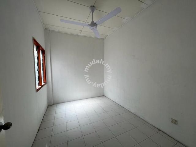 Apartment for Sale, 3 Bedroom, 850 sq.ft, Putra Ria Apartment (Seri ...