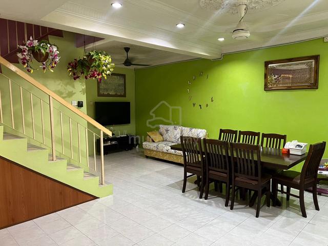 Homestay Atok - Accommodation & Homestays for rent in Kepala Batas, Penang