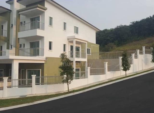 2.5-storey Terraced House for Sale, 5 Bedroom, 2800 sq.ft, Kajang ...