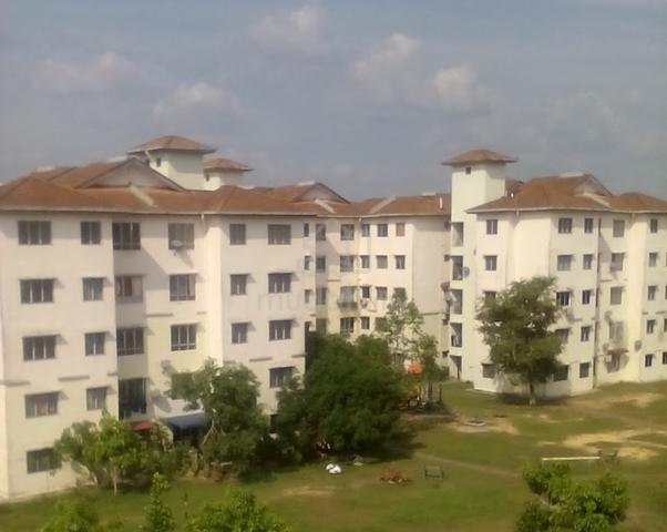Apartment for Sale, 3 Bedroom, 800 sq.ft, Azalea Court, Rawang ...
