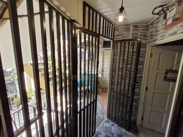 Apartment for Sale, 3 Bedroom, 720 sq.ft, Apartment Anggerik (Desa ...