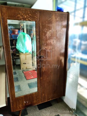 Almari Baju Old Skool Antik - Furniture & Decoration for sale in Likas ...
