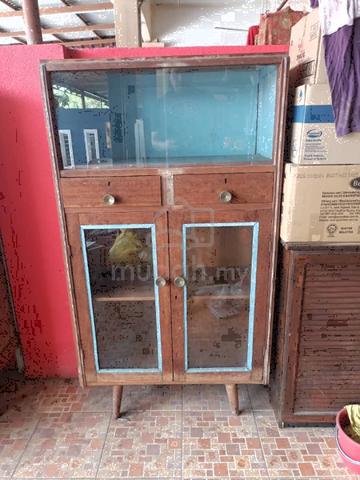 Almari Antik 2 Pintu - Hobby & Collectibles for sale in Klang, Selangor