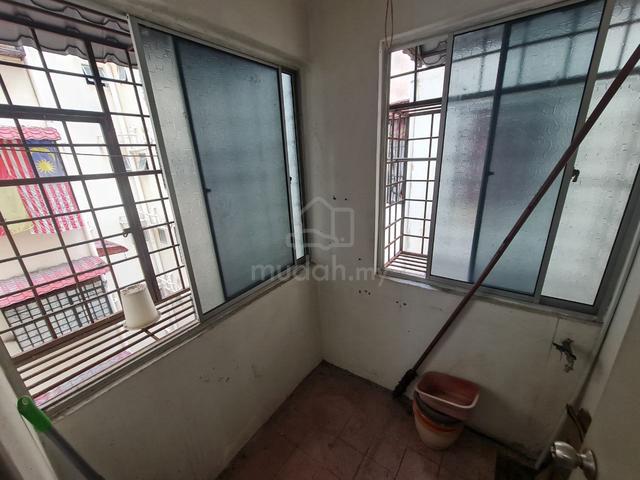 Apartment for Sale, 3 Bedroom, 800 sq.ft, Tainia Apartment, Petaling ...