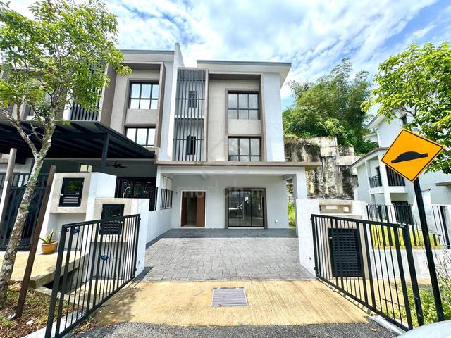 3-storey Terraced House for Sale, 5 Bedroom, 3116 sq.ft, Ampang ...
