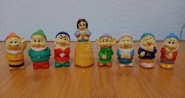 miniature snow white and 7 dwarfs ceramic - Hobby & Collectibles for ...