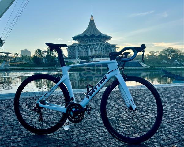 Twitter R10 11speed full carbon road bike - Sports & Outdoors for sale ...