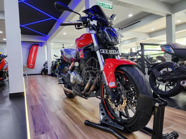 Benelli tnt 249s Only 5054 km BENELLI 249 s - Motorcycles for sale in ...