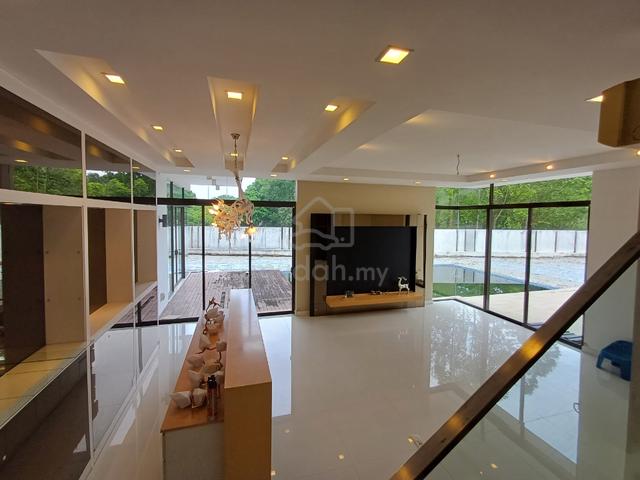 3-storey Terraced House for Sale, 7 Bedroom, 9301 sq.ft, Bandar Sungai Long, Selangor | Mudah.my