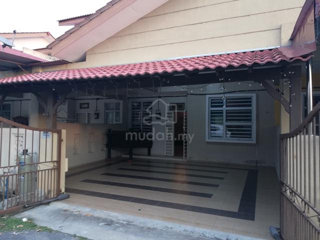 1.5-storey Terraced House for Rent, 4 Bedroom, 1200 sq.ft, Merlimau ...