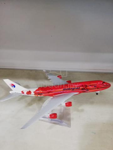 Kapal Terbang MAS Bunga Raya 16cm - Hobby & Collectibles for sale in ...