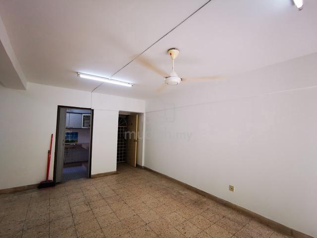 Apartment for Sale, 3 Bedroom, 815 sq.ft, Miharja Apartment (LRT Maluri ...