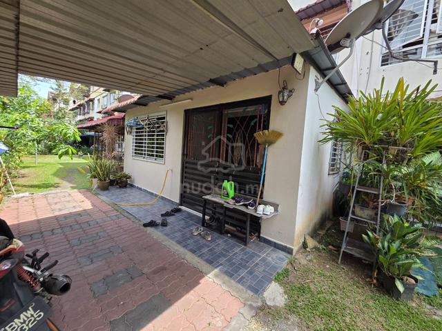 Apartment for Sale, 3 Bedroom, 700 sq.ft, Apartment Dahlia Taman Bunga ...