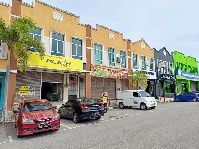 Shop lot for Sale, 1540 sq.ft, Merlimau, Melaka | Mudah.my