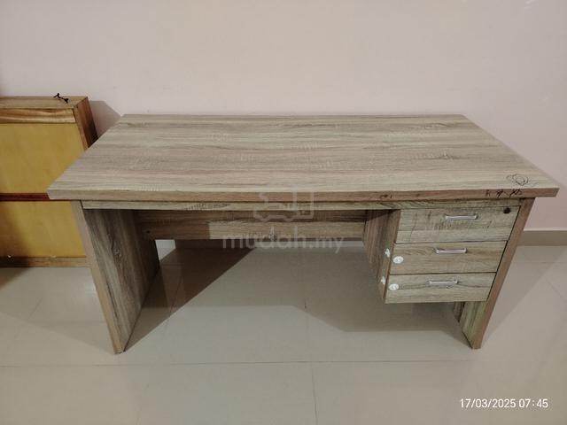 Meja Ofis - Furniture & Decoration for sale in Sandakan, Sabah