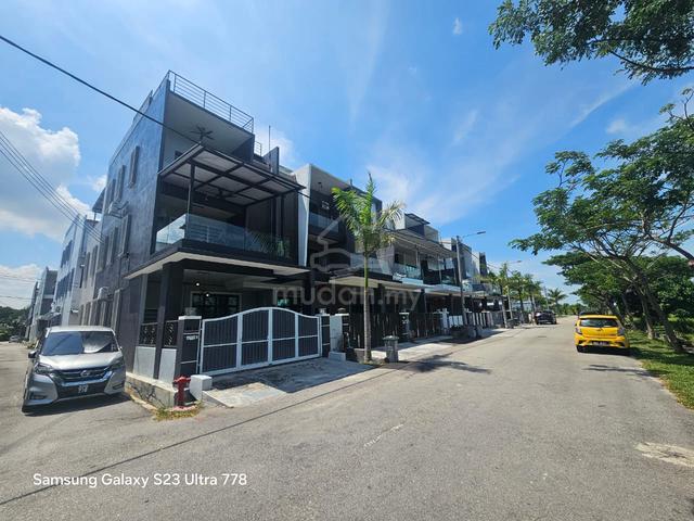 2.5-storey Terraced House for Sale, 5 Bedroom, 1200 sq.ft, Ujong Pasir ...