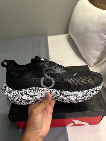 Running Ortuseight Symbiote x Marvel Venom - Shoes for sale in Shah ...