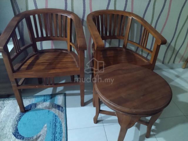 Set kerusi dan meja kayu - Furniture & Decoration for sale in Kuantan ...