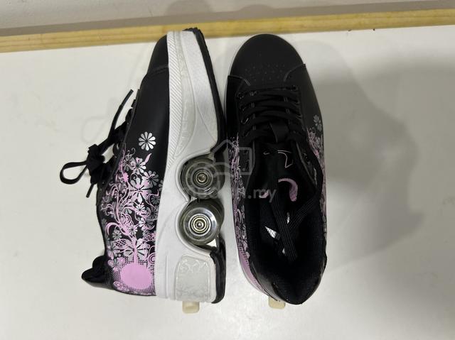 Kasut Roda / Convertible shoe wheel adult skate - Shoes for sale in ...