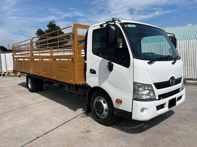 2018 Hino XZU720R Wooden 21ft with railing steel - Commercial Vehicle ...