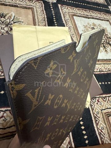 Authentic LOUIS VUITTON Monogram Ipad Casing ️ - Accessories for Phones ...