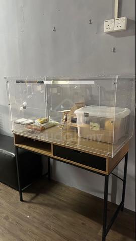 Meja / Acrylic cage - Furniture & Decoration for sale in Kuantan, Pahang