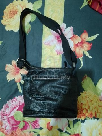 ambik lah brong smua beg molek lagi - Bags & Wallets for sale in Kuala ...