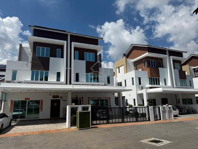 Townhouse Condo for Sale, 5 Bedroom, 3000 sq.ft, Sunway Wellesley ...